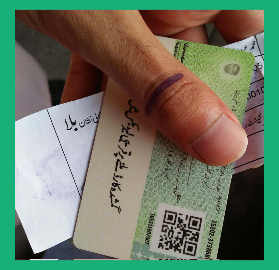 British-Pakistani did not fly to Pakistan to vote for PTI - Soch Fact Check